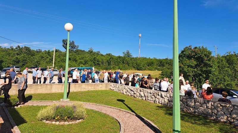 Presveto Srce Isusovo i klanjanje Križu - Župa Vinjani